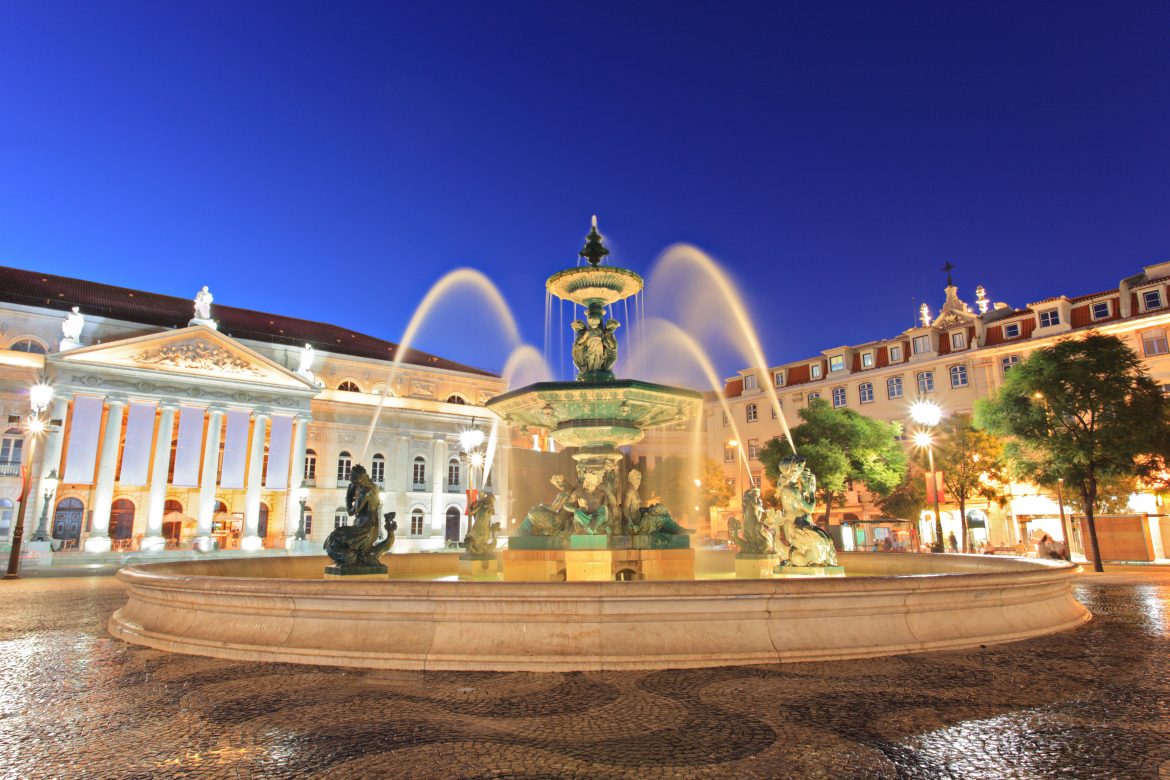 Praça do Róssio, Lisboa. Crédito: Thinkstock | Saiba tudo sobre viagens ...