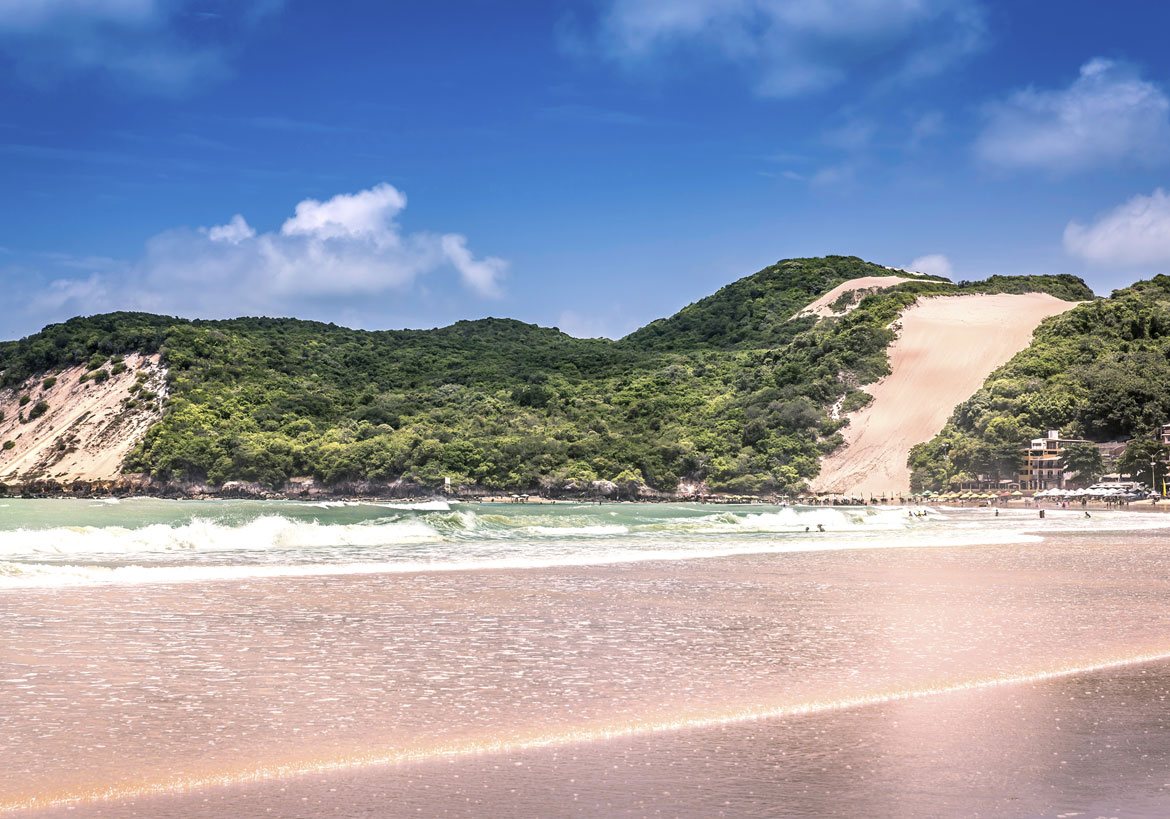 Morro do Careca, Praia de Ponta Negra em Natal. Crédito: Thinkstock ...