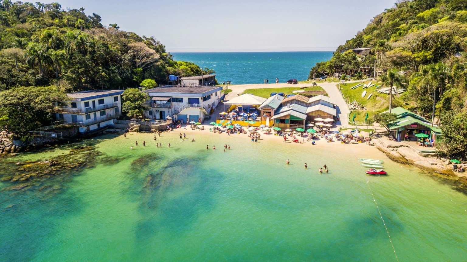 O que fazer em Bombinhas: praias, trilhas e passeios de barco