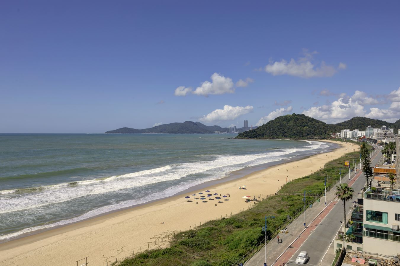 Melhores praias de Balneário Camboriú e outras atrações incríveis